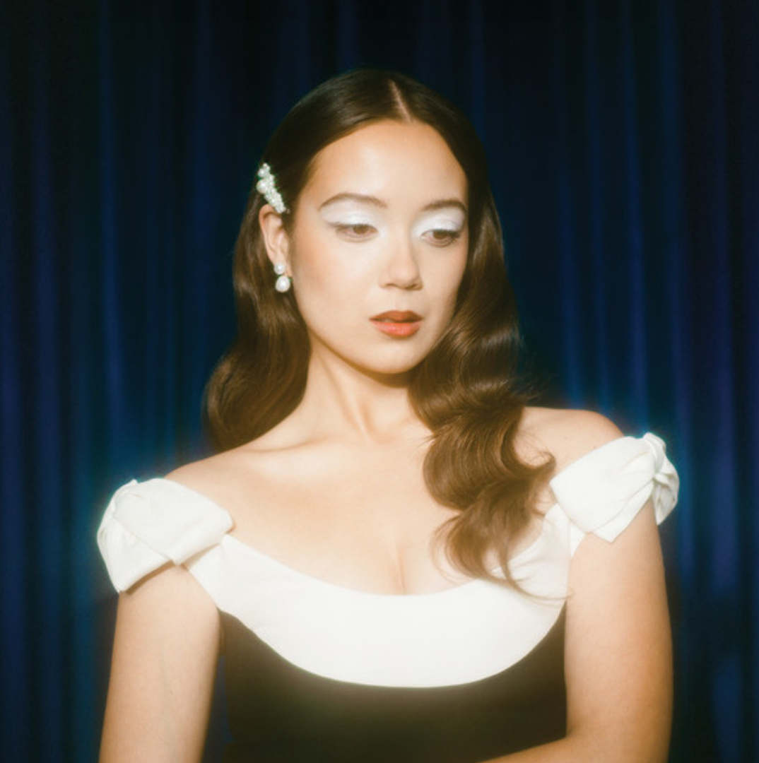 Laufey – Bewitched: The Goddess Edition | Autumn Records